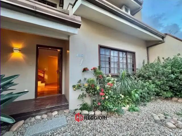 Casa / Sobrado para Venda em Itajaí/SC São Judas 5 Quartos