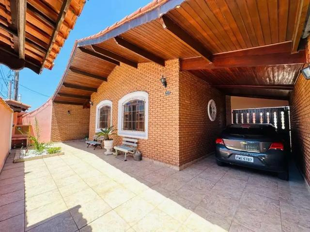 Casa / Sobrado para Venda em Itanhaém/SP Centro 4 Quartos