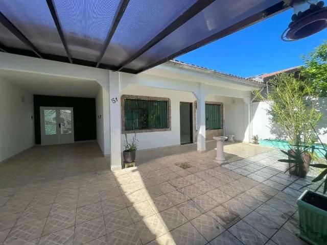Casa / Sobrado para Venda em Itanhaém/SP Centro 4 Quartos