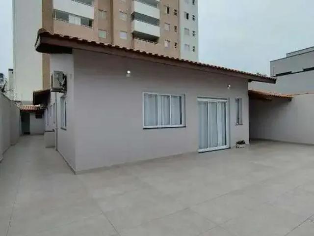 Casa / Sobrado para Venda em Itanhaém/SP Centro 5 Quartos