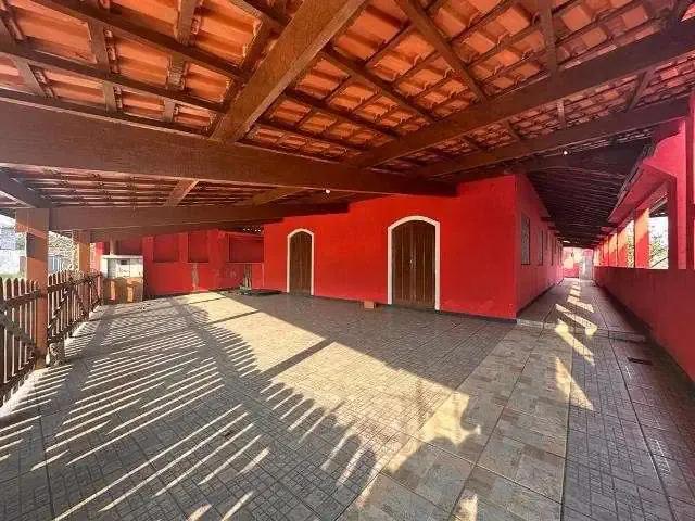 Casa / Sobrado para Venda em Itanhaém/SP Centro 6 Quartos