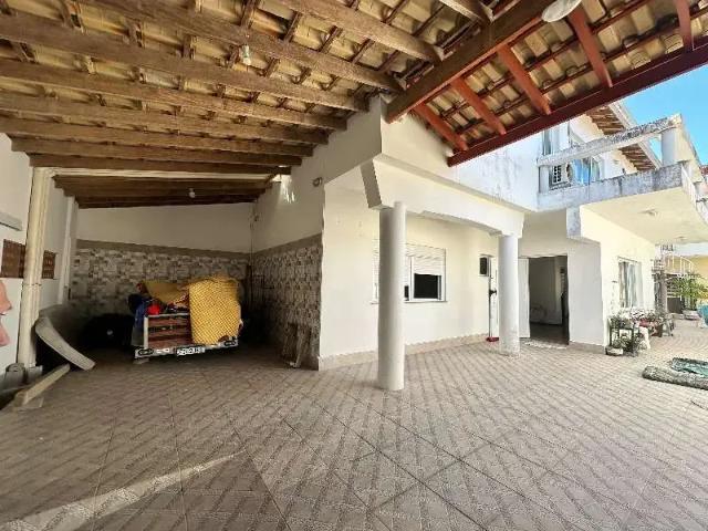 Casa / Sobrado para Venda em Itanhaém/SP Centro 7 Quartos