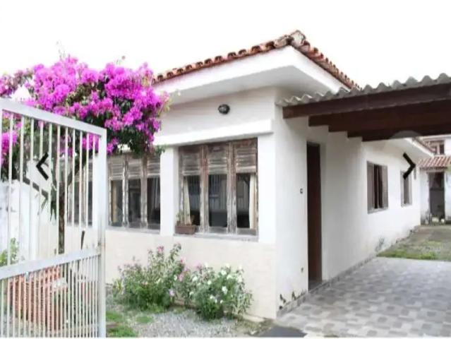 Casa / Sobrado para Venda em Itanhaém/SP Centro 2 Quartos