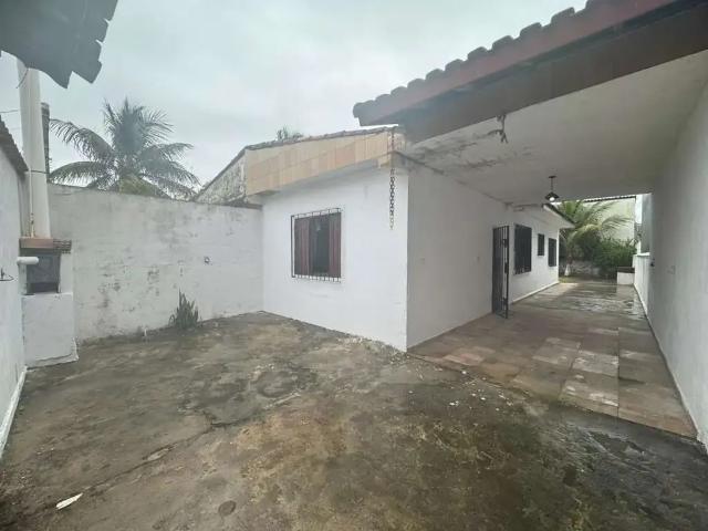 Casa / Sobrado para Venda em Itanhaém/SP Centro 2 Quartos