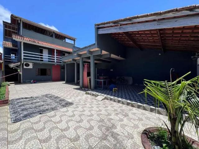 Casa / Sobrado para Venda em Itanhaém/SP Centro 3 Quartos
