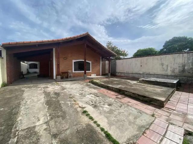 Casa / Sobrado para Venda em Itanhaém/SP Centro 3 Quartos