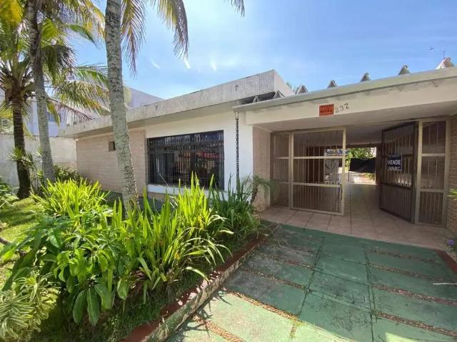 Casa / Sobrado para Venda em Itanhaém/SP Centro 3 Quartos