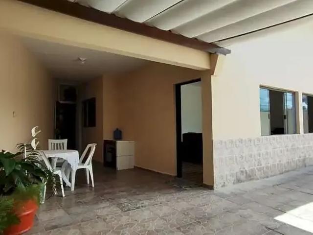 Casa / Sobrado para Venda em Itanhaém/SP Centro 3 Quartos