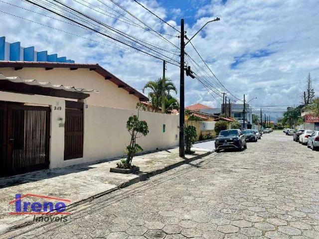 Casa / Sobrado para Venda em Itanhaém/SP Centro 3 Quartos