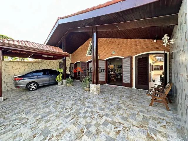 Casa / Sobrado para Venda em Itanhaém/SP Cibratel II 4 Quartos