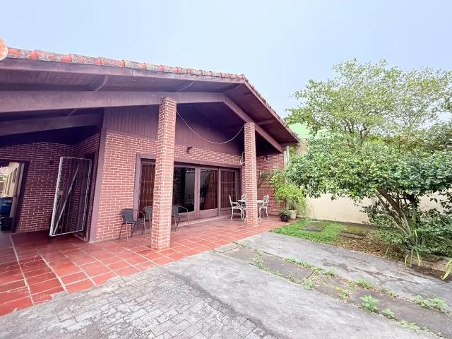 Casa / Sobrado para Venda em Itanhaém/SP Cibratel II 4 Quartos
