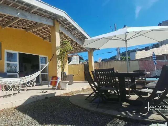 Casa / Sobrado para Venda em Itanhaém/SP Estância Balneária de Itanhaém 4 Quartos