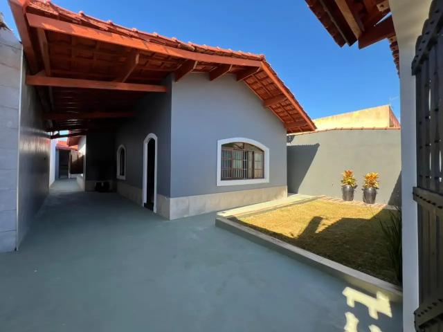 Casa / Sobrado para Venda em Itanhaém/SP Gaivota Praia 3 Quartos