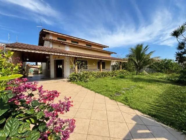 Casa / Sobrado para Venda em Itanhaém/SP Gaivota Praia 3 Quartos