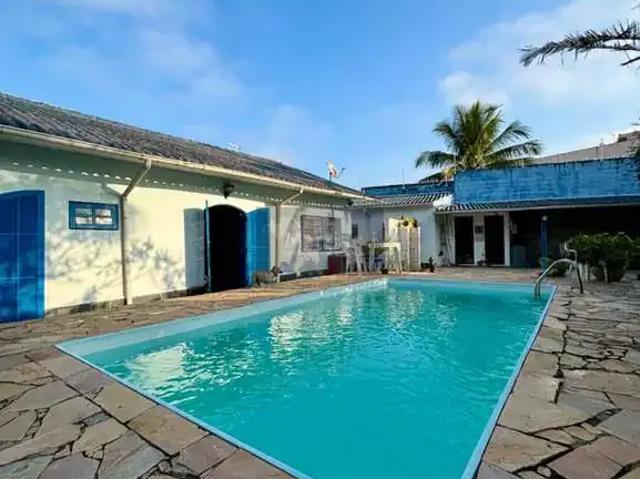 Casa / Sobrado para Venda em Itanhaém/SP Gaivota 4 Quartos