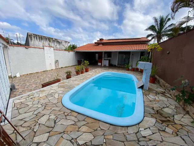 Casa / Sobrado para Venda em Itanhaém/SP Jardim das Palmeiras 3 Quartos