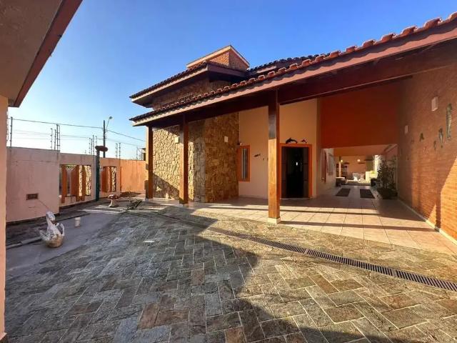 Casa / Sobrado para Venda em Itanhaém/SP Jardim Grandesp 5 Quartos