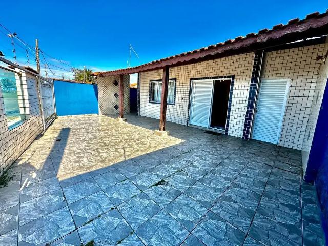 Casa / Sobrado para Venda em Itanhaém/SP Jardim Jamaica 3 Quartos