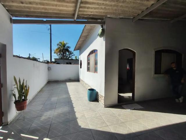 Casa / Sobrado para Venda em Itanhaém/SP Jardim Jamaica 3 Quartos