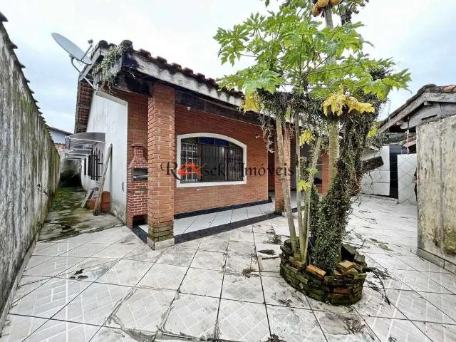 Casa / Sobrado para Venda em Itanhaém/SP Laranjeiras 4 Quartos