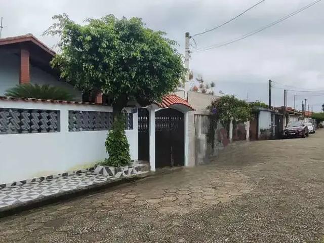 Casa / Sobrado para Venda em Itanhaém/SP Suarão 4 Quartos