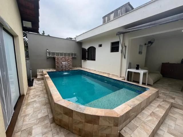 Casa / Sobrado para Venda em Itanhaém/SP Suarão 4 Quartos