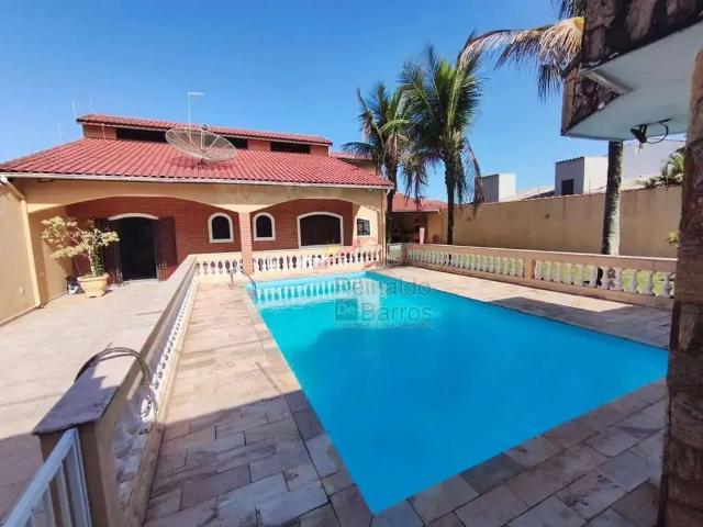 Casa / Sobrado para Venda em Itanhaém/SP Suarão 4 Quartos