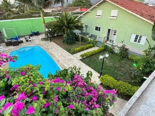 Casa / Sobrado para Venda em Itanhaém/SP Suarão 4 Quartos