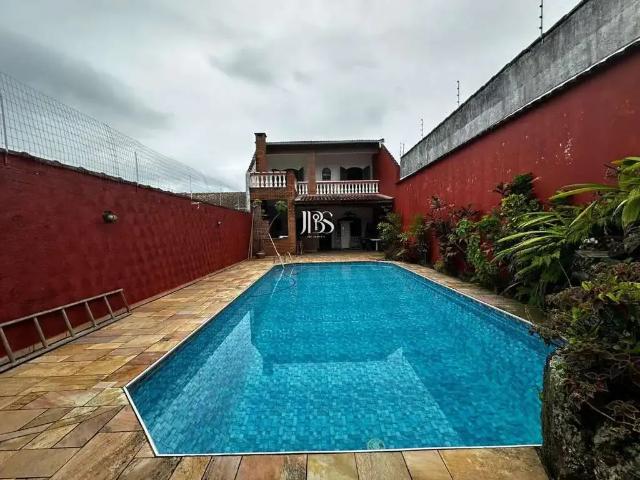 Casa / Sobrado para Venda em Itanhaém/SP Suarão 4 Quartos