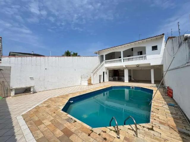 Casa / Sobrado para Venda em Itanhaém/SP Suarão 5 Quartos