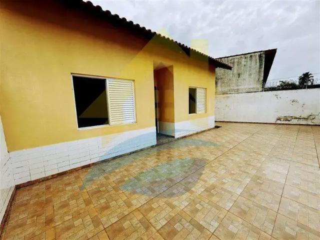 Casa / Sobrado para Venda em Itanhaém/SP Suarão 2 Quartos