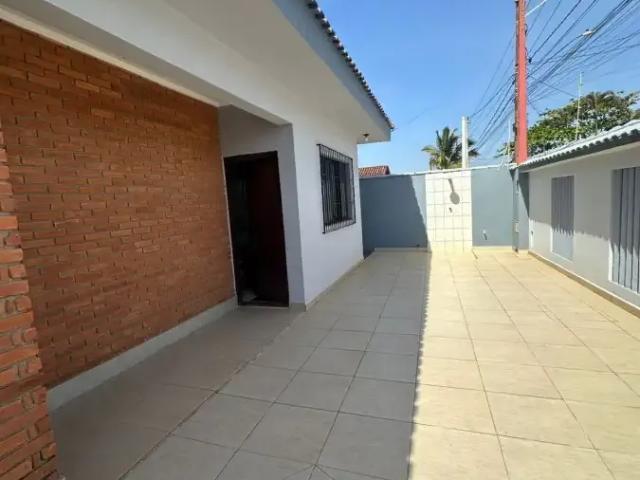 Casa / Sobrado para Venda em Itanhaém/SP Suarão 3 Quartos