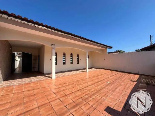 Casa / Sobrado para Venda em Itanhaém/SP Suarão 3 Quartos