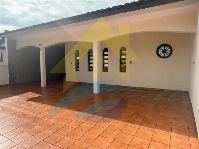 Casa / Sobrado para Venda em Itanhaém/SP Suarão 3 Quartos