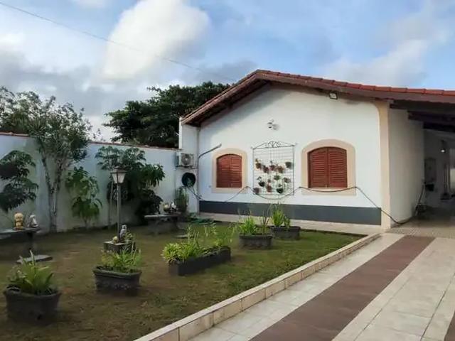Casa / Sobrado para Venda em Itanhaém/SP Suarão 3 Quartos