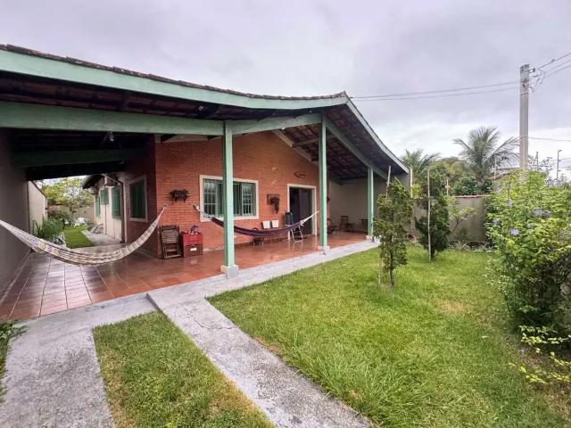 Casa / Sobrado para Venda em Itanhaém/SP Suarão 3 Quartos