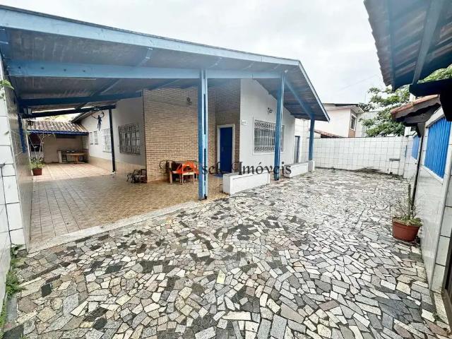 Casa / Sobrado para Venda em Itanhaém/SP Suarão 3 Quartos
