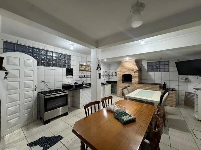 Casa / Sobrado para Venda em Itanhaém/SP Suarão 3 Quartos