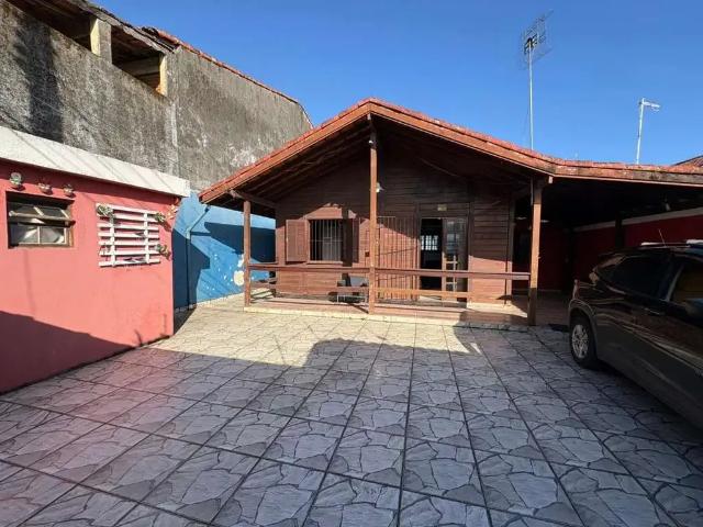 Casa / Sobrado para Venda em Itanhaém/SP Suarão 3 Quartos