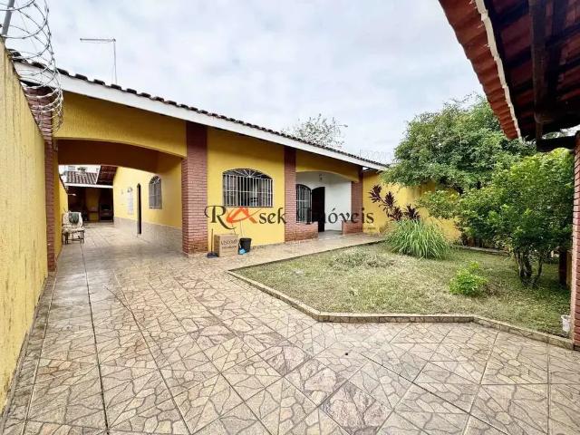 Casa / Sobrado para Venda em Itanhaém/SP Savoy 3 Quartos