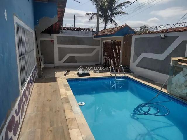 Casa / Sobrado para Venda em Itanhaém/SP Vila Loty 4 Quartos