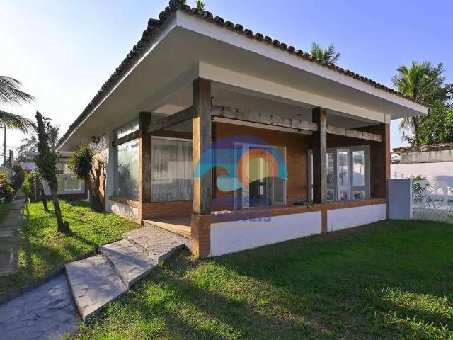 Casa / Sobrado para Venda em Itanhaém/SP Vila Loty 4 Quartos