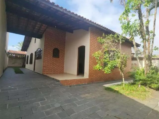 Casa / Sobrado para Venda em Itanhaém/SP Vila Loty 4 Quartos