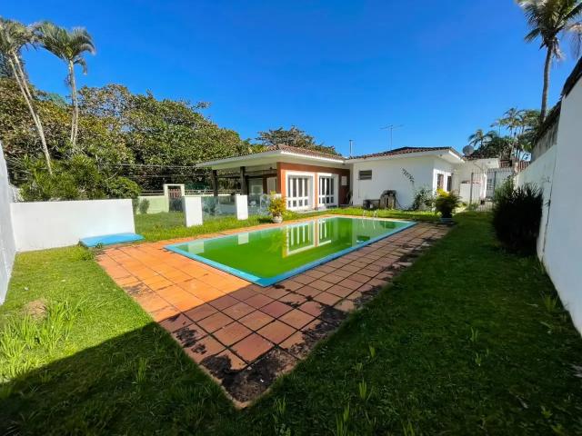Casa / Sobrado para Venda em Itanhaém/SP Vila Loty 4 Quartos