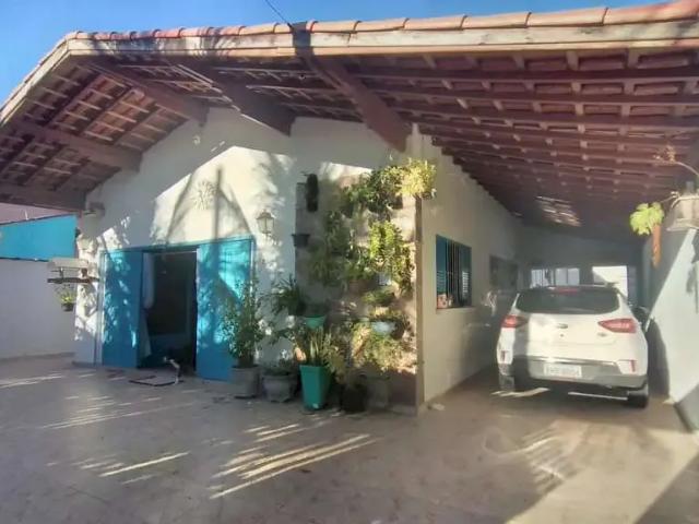 Casa / Sobrado para Venda em Itanhaém/SP Vila Loty 3 Quartos