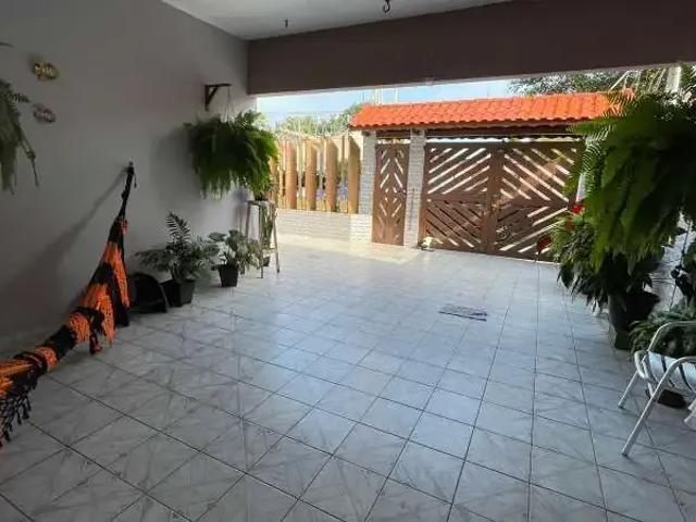Casa / Sobrado para Venda em Itanhaém/SP Vila Loty 3 Quartos