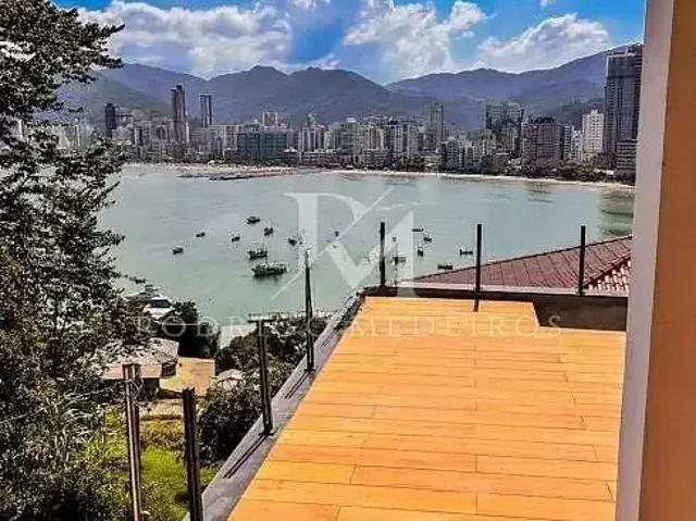 Casa / Sobrado para Venda em Itapema/SC Canto da Praia 4 Quartos