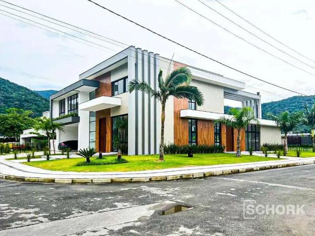 Casa / Sobrado para Venda em Itapema/SC Casa Branca 5 Quartos