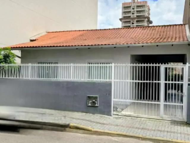 Casa / Sobrado para Venda em Itapema/SC Castelo Branco 3 Quartos