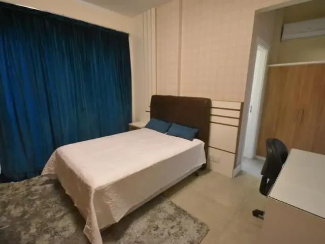 Casa / Sobrado para Venda em Itapema/SC Meia Praia 4 Quartos